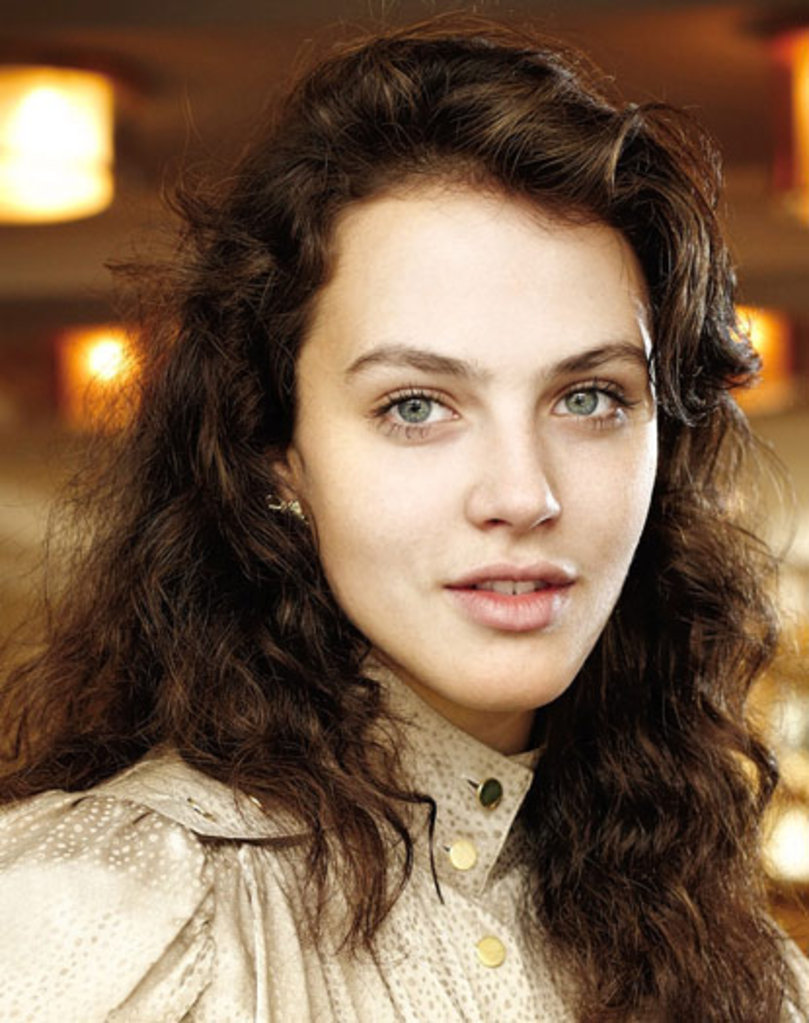Jessica Brown Findlay Labyrinth