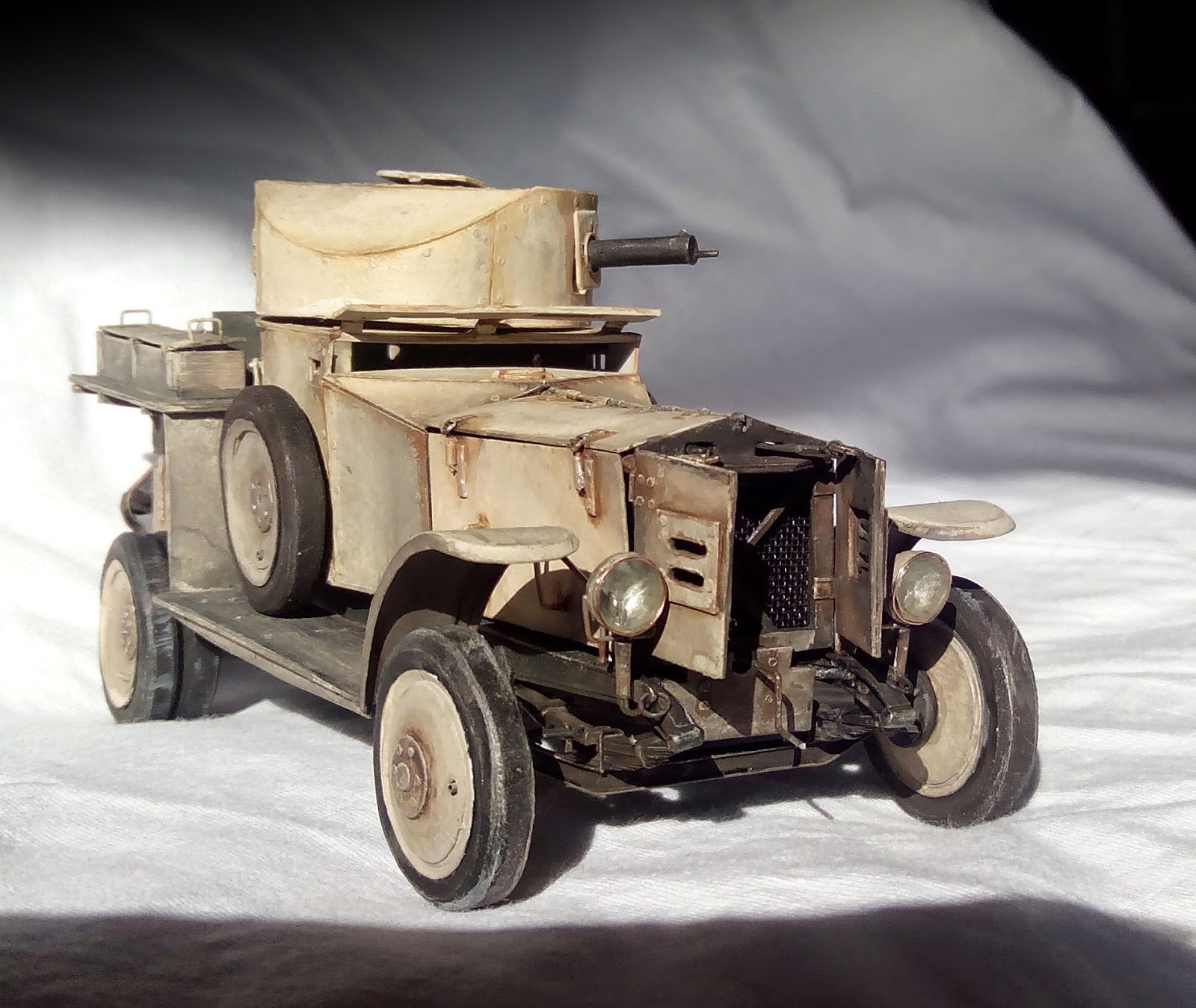 PAPERMODELS: Rolls Royce "Silver Ghost" armored car (1918)
