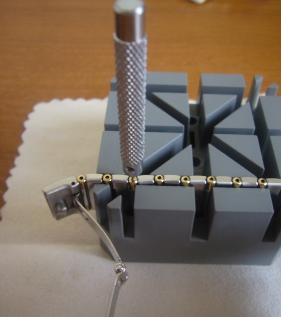 HOROLOGY CRAZY: Omega Constellation (ladies) battery change