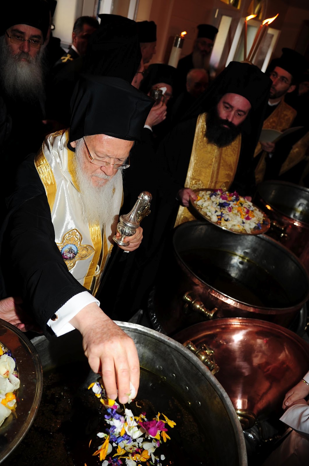 ΦΩΣ ΦΑΝΑΡΙΟΥ: ΑΓΙΑΣΜΟΣ ΑΠΟ ΤΟΝ ΠΑΤΡΙΑΡΧΗ ΓΙΑ ΤΗΝ ΕΝΑΡΞΗ ΕΨΗΣΕΩΣ ΤΟΥ ...
