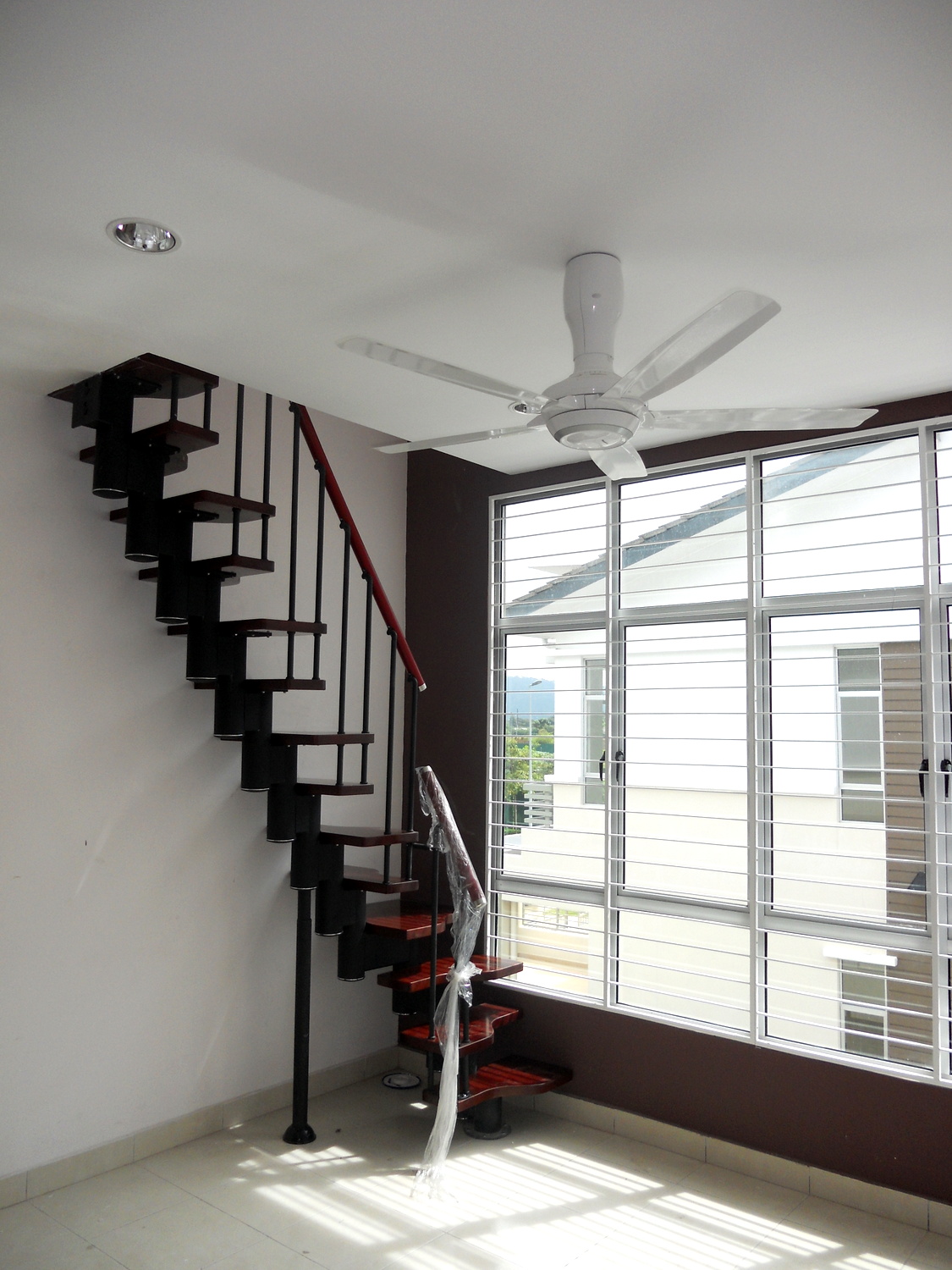 New mezzanine floor with Mini staircase - Modern Air-well