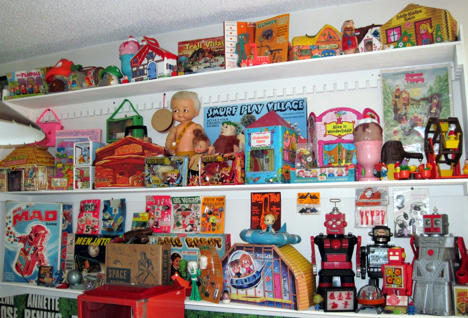 Tracy's Toys (and Some Other Stuff): A Peek at Tracy's Place Tracy's Toys (and Some Other Stuff): A Peek at Tracy's Place