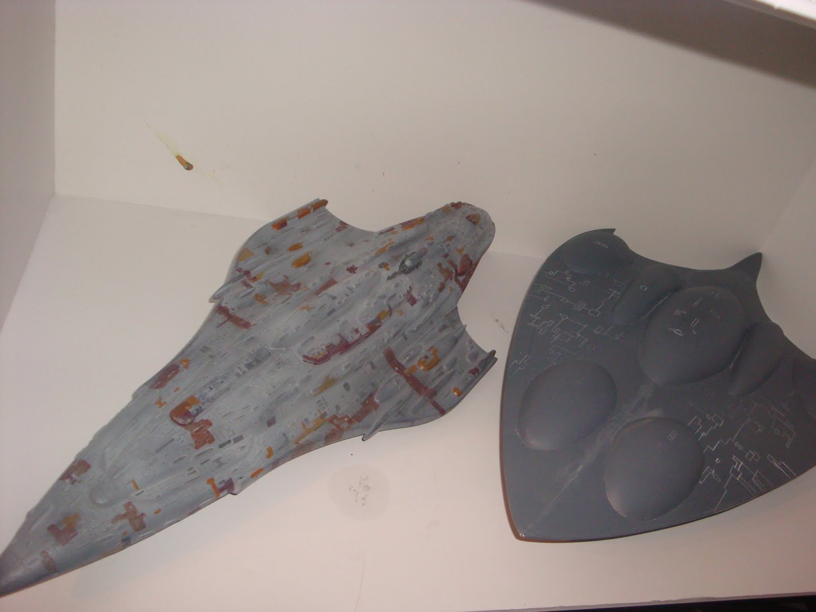 Messy Desk: Mon Remonda in 1/2256