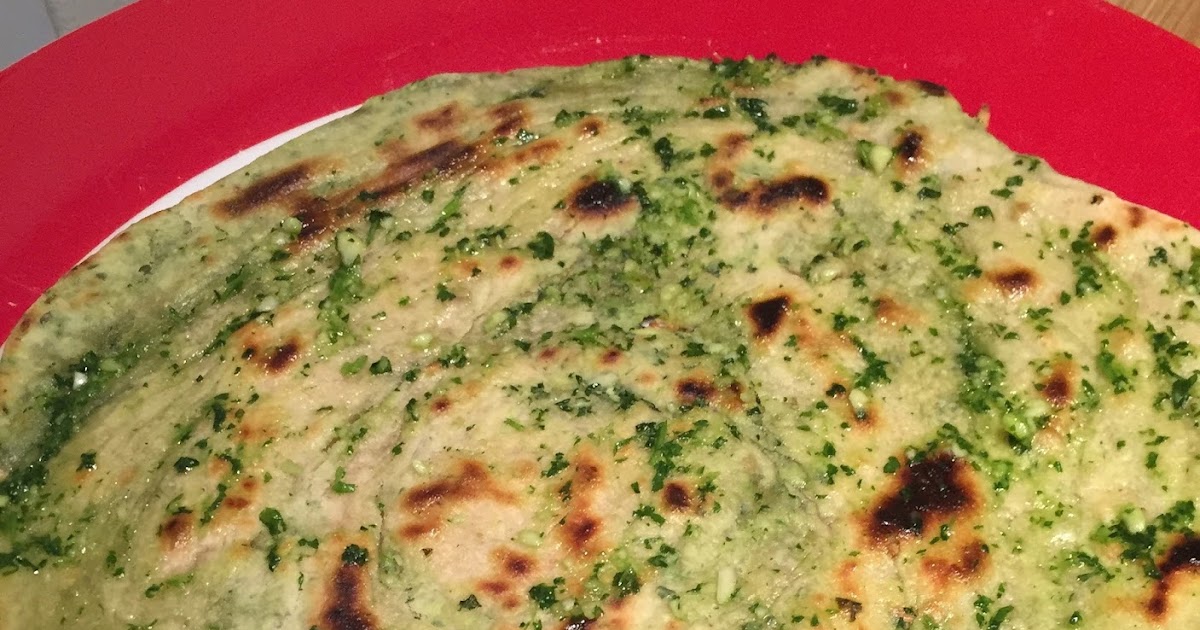 Paratha, pain indien feuilleté à la coriandre et à l'ail et caviar d ...