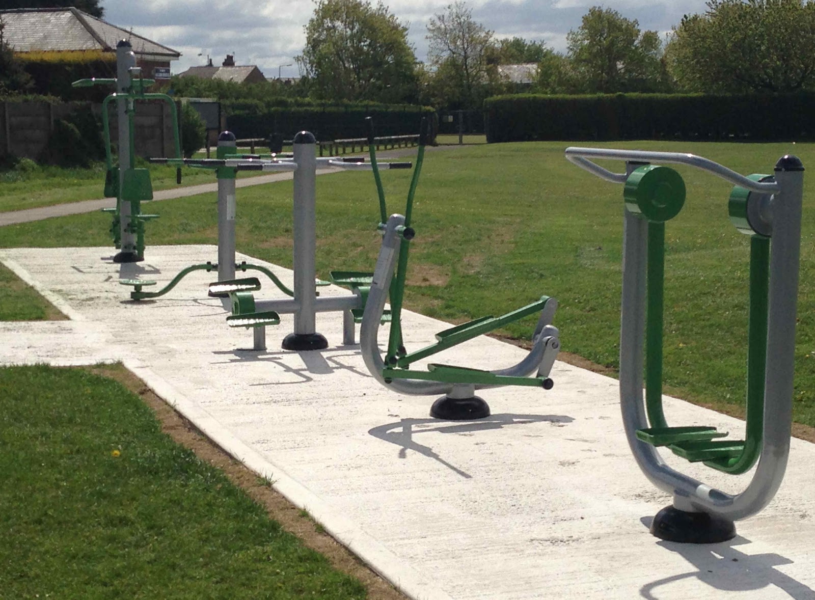 Meols Lib Dems: Outdoor Gym at Crossens Rec