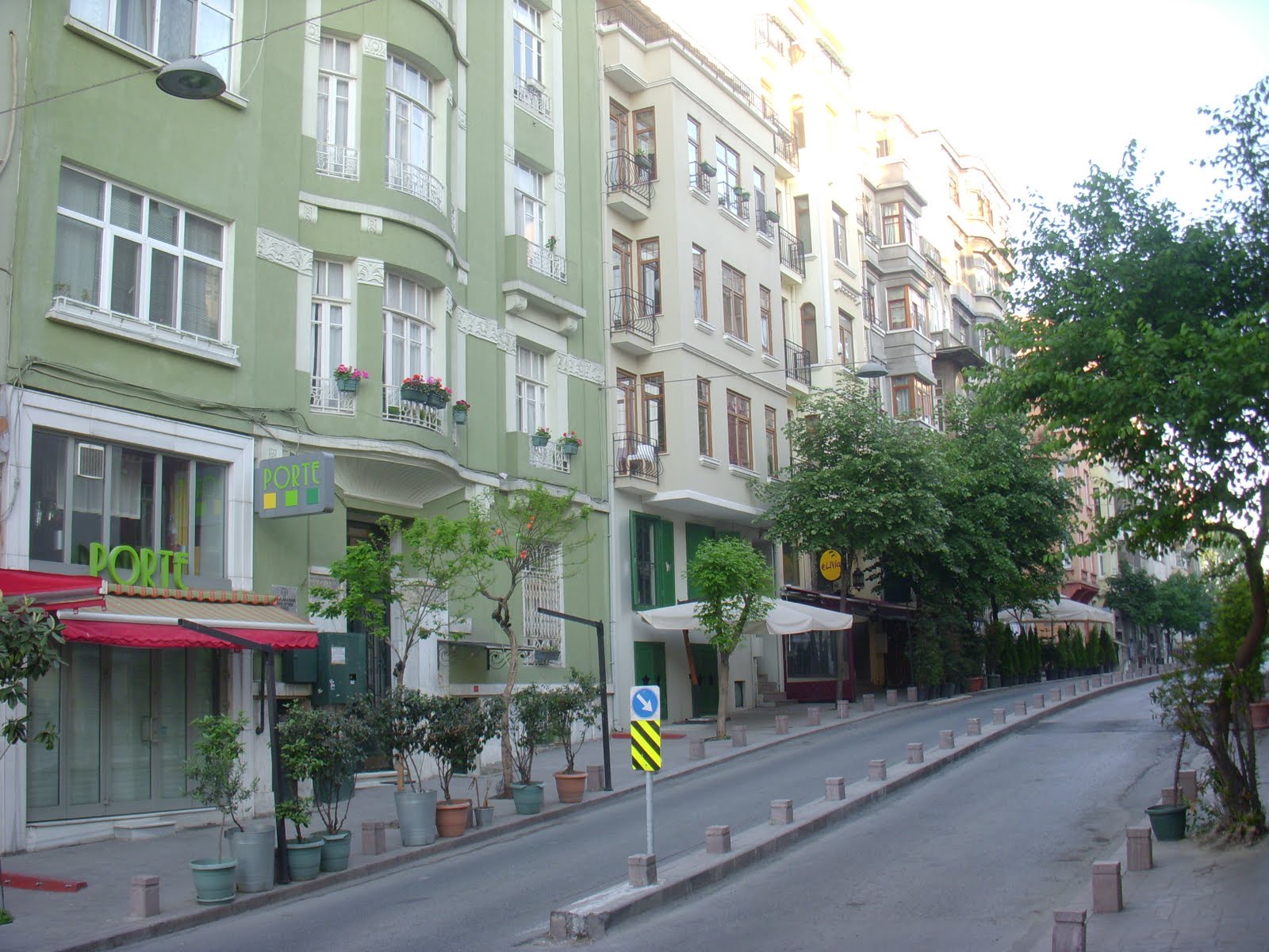 Çok Odalı Ev: Cihangir'den geçerken