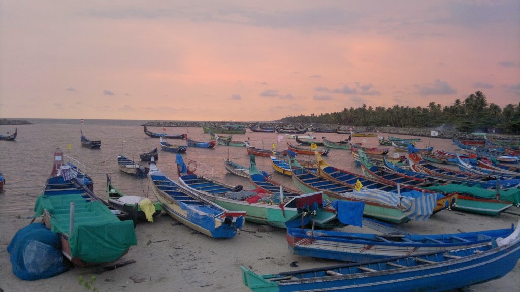 chellanam: Chellanam harbour