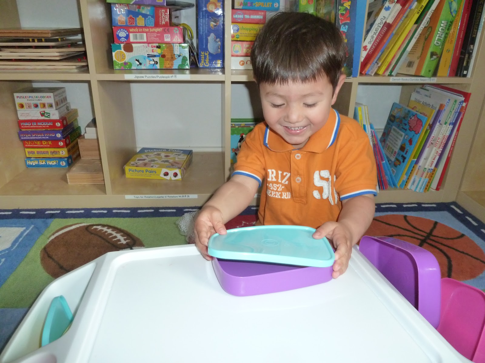 Family FECS: Montessori Activity: Opening & Closing Containers with Lids