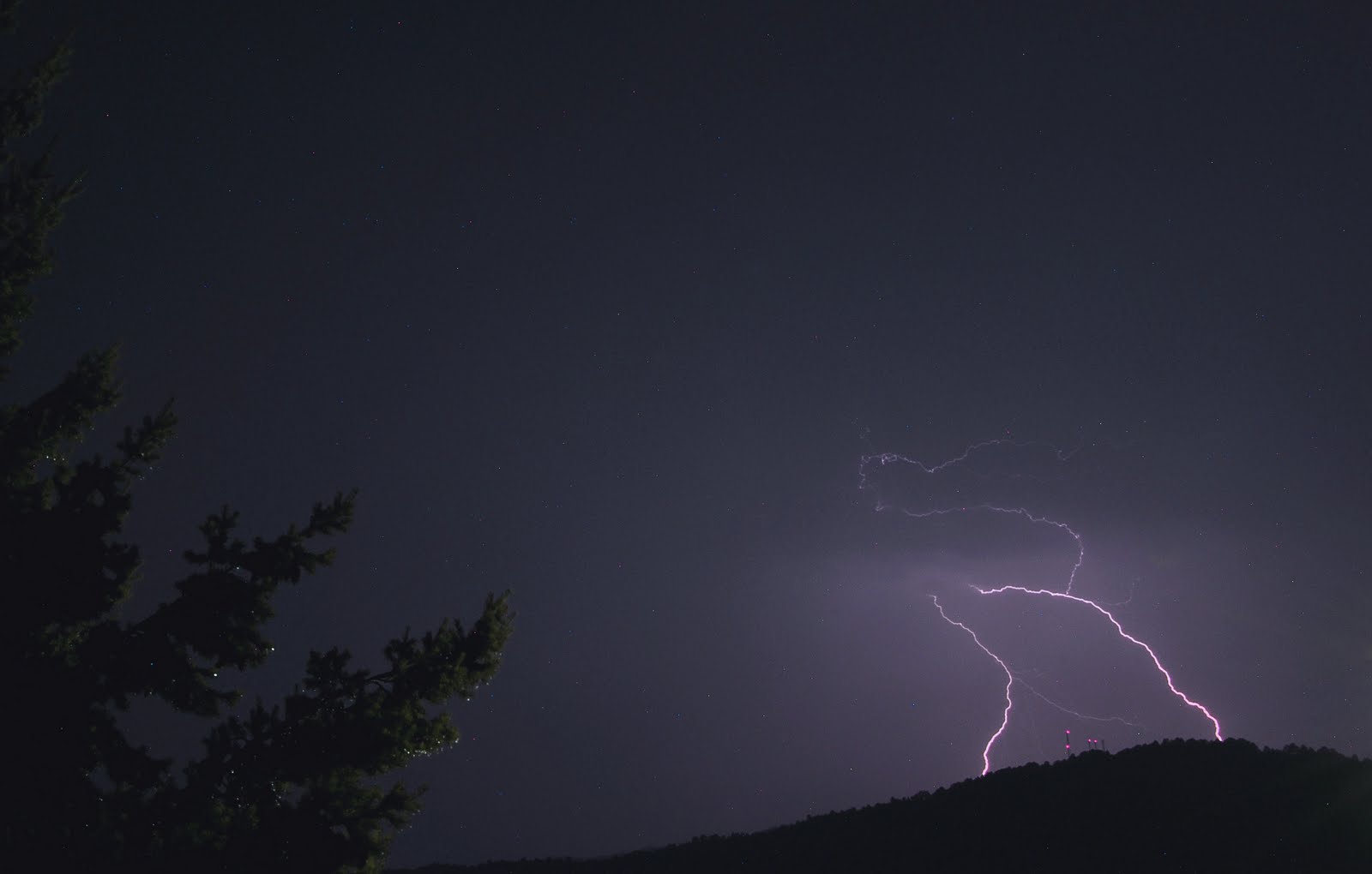 In linii mari: Cum se fotografiaza fulgerele