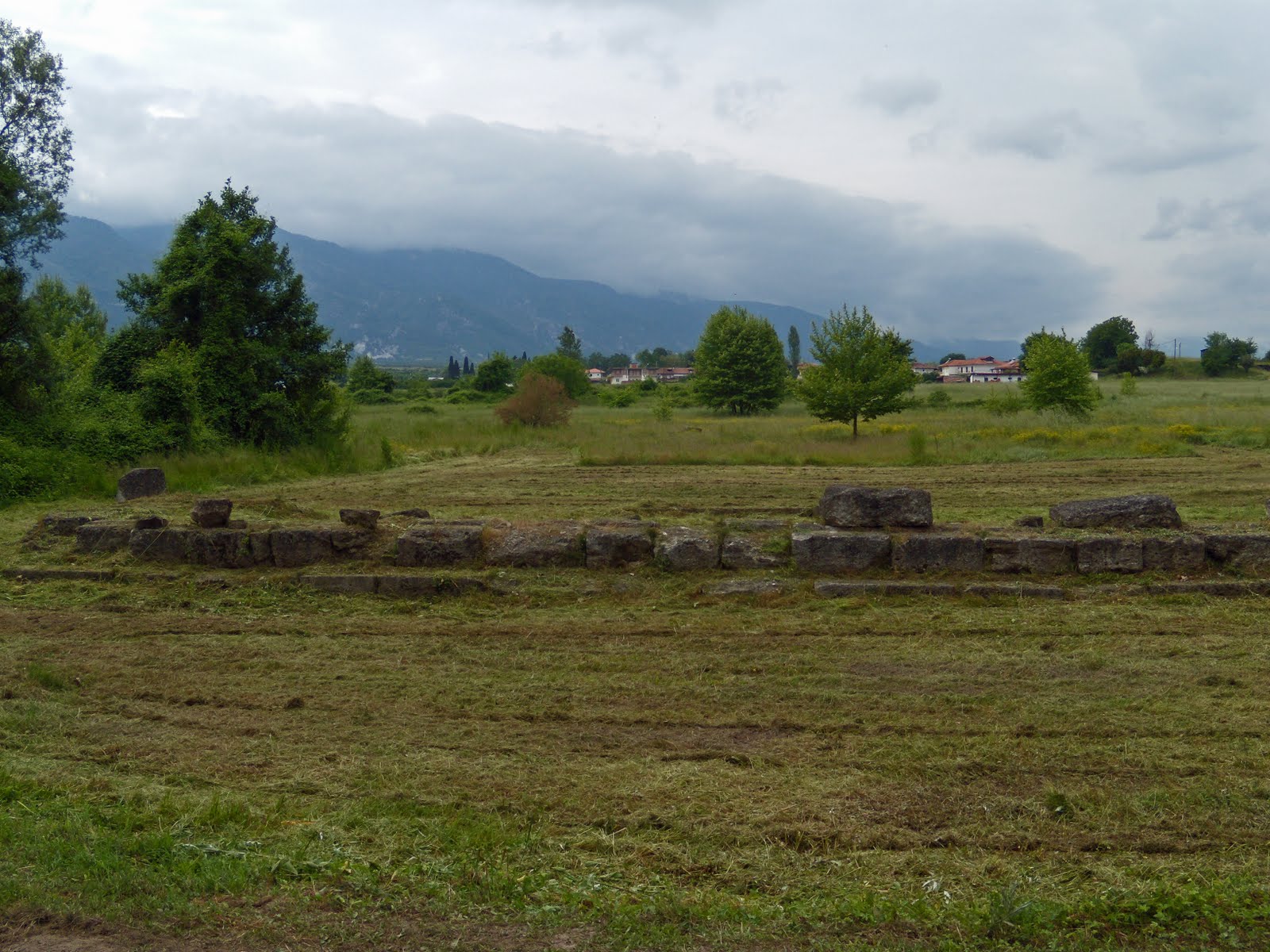 Megas Alexandros: Dion, the Macedonian Sanctuary