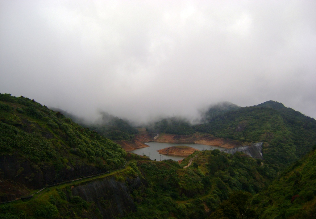 Tamilnadu Tourism: Upper Kodayar Dam, Manjolai Hills, Thirunelveli