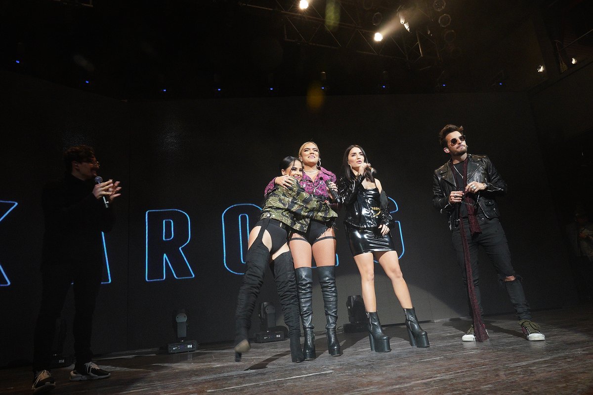 Mi Mala en vivo "Las Vegas" (COMPLETO) - Mau y Ricky, Karol G, Becky G ...