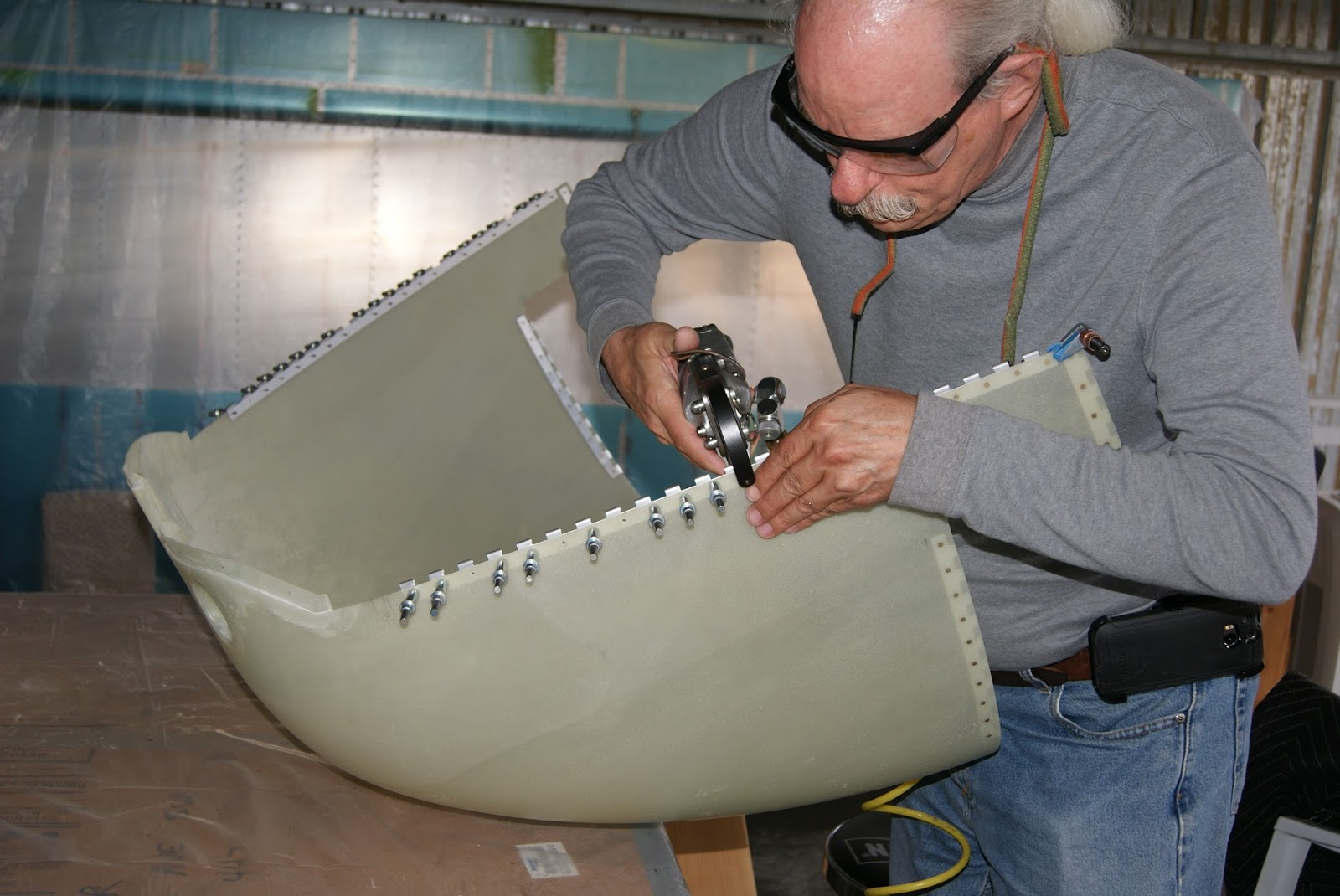 DOG Aviation John's RV-12 Blog: Cowling Hinges Riveted Onto Cowling ...
