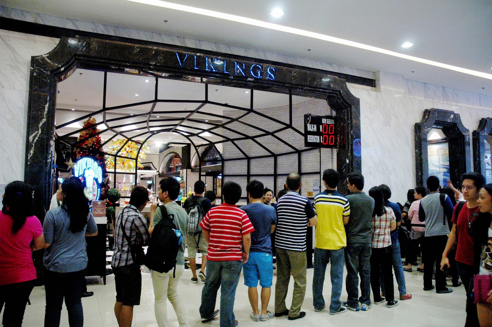 DUDE FOR FOOD: Food News: Vikings Invade SM Jazz Mall
