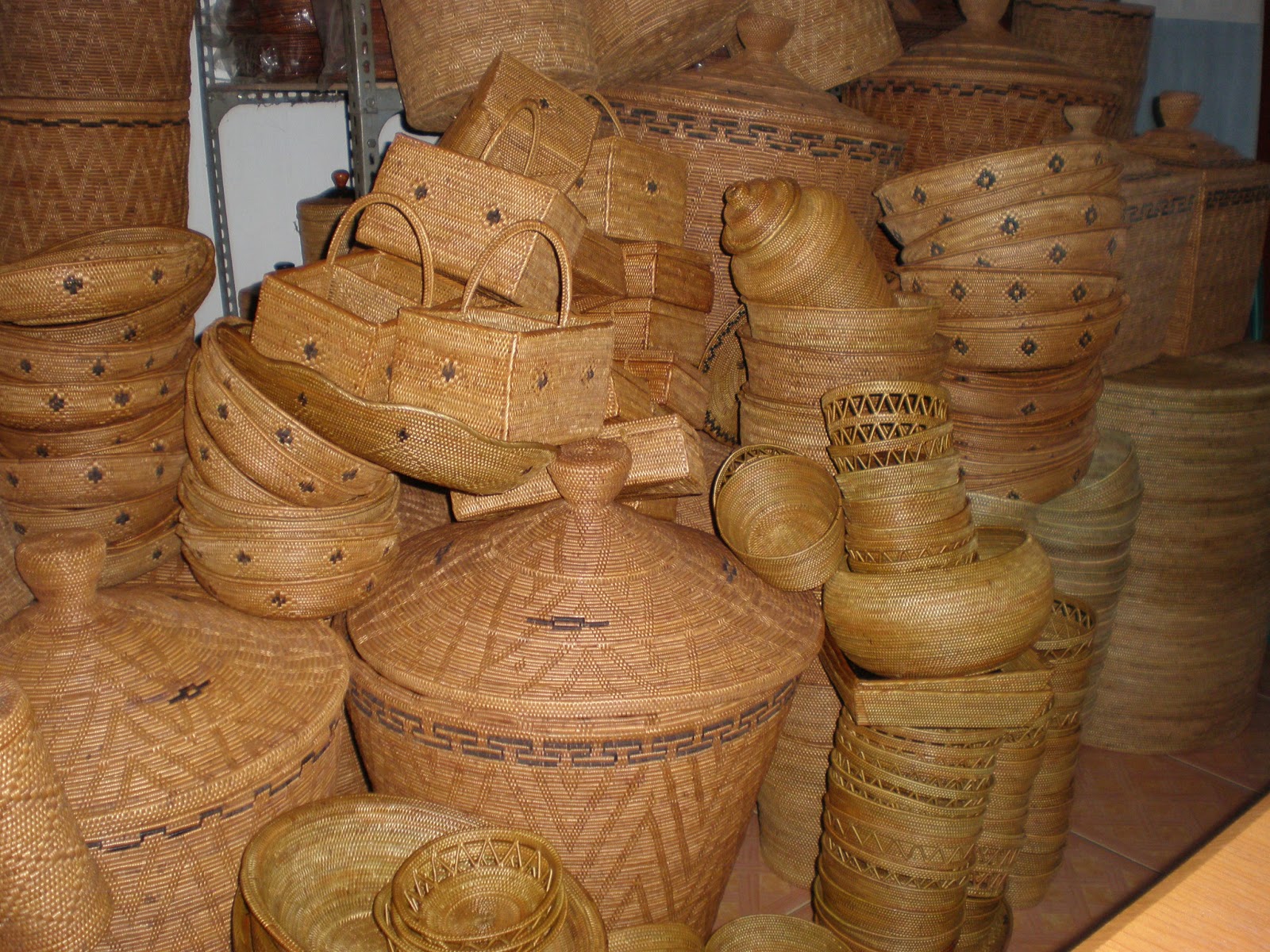 SELAMAT DATANG DI BLOG KERAJINAN ANYAMAN KETAK/ATTE NUSA INDAH LOMBOK