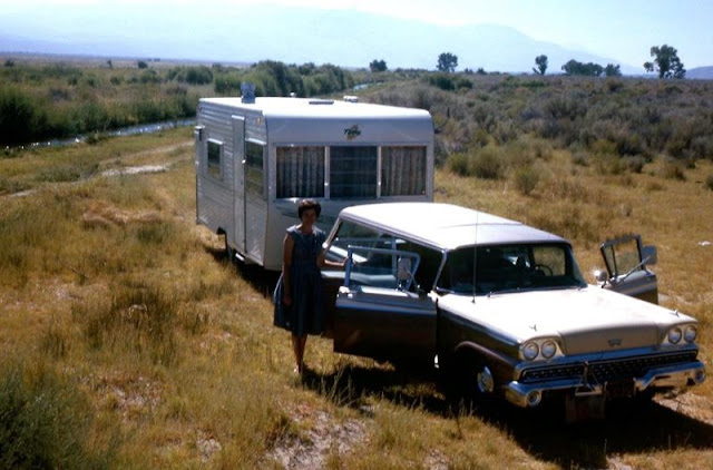 Trailer Life: 28 Cool Pics That Capture People With Their Mobile Homes ...