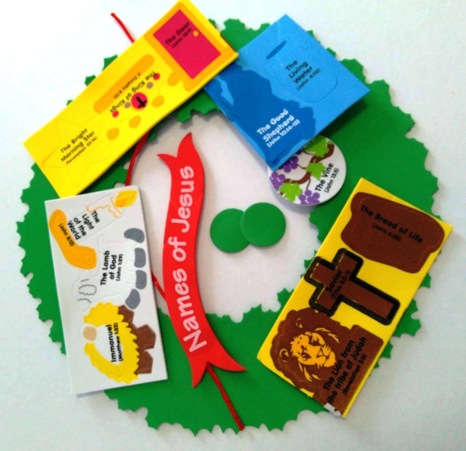 Petersham Bible Book & Tract Depot: Names of Jesus Wreath Craft Kit