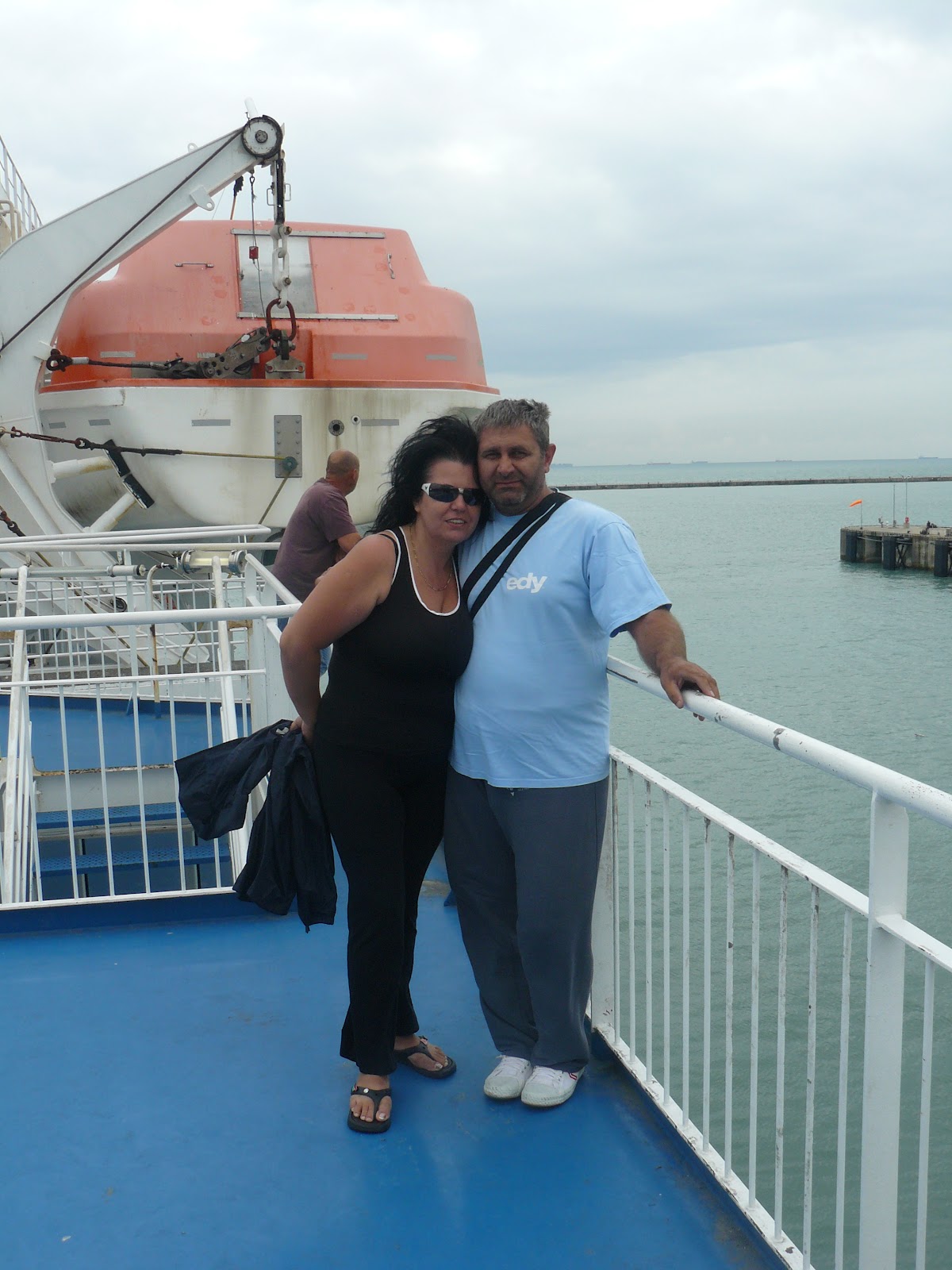 Catrinar-Hrihor Eugen " Te-am intalnit cand eram trist ,,: doar tu ...