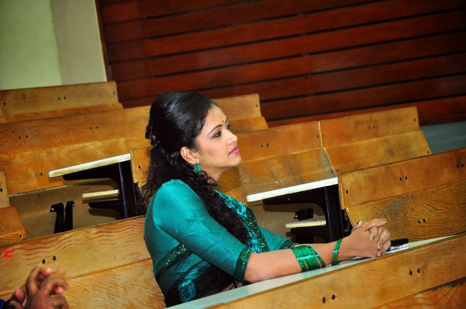 33000lk photo s: Sl actress and model Ashika Mathasinghe photo collection