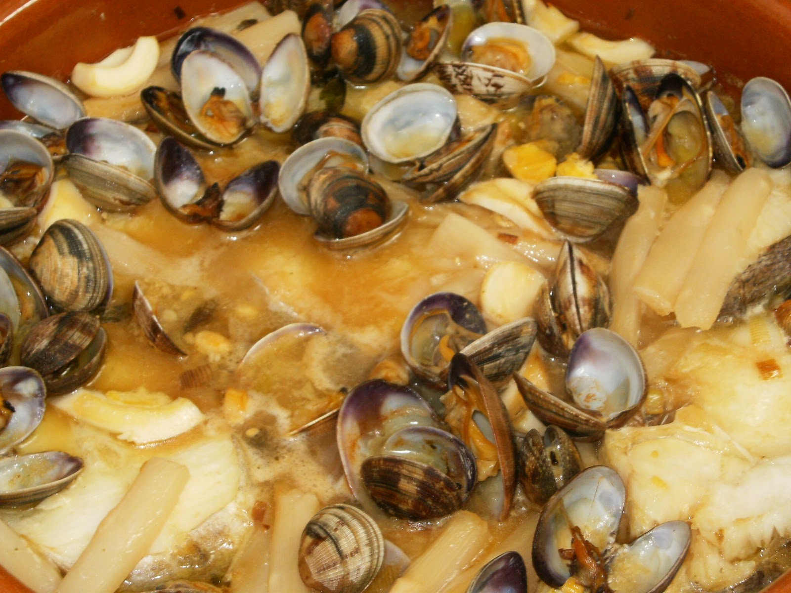 TODOS @ LA MESA: MERLUZA A LA VIZCAÍNA