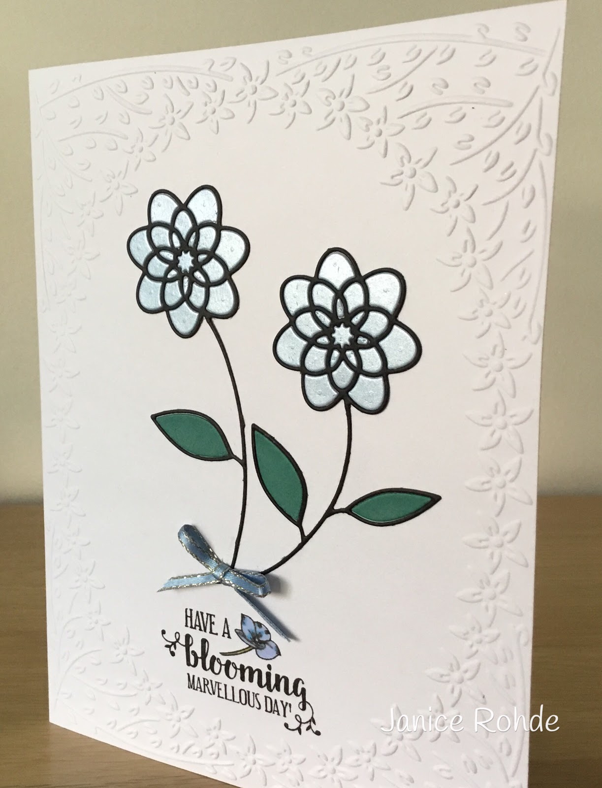 My Craft Room Makes: A 'Clean and Simple' Flower Card