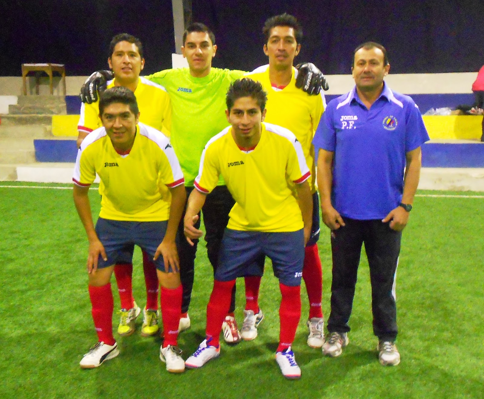 FUTBOL DE SALON DEL ECUADOR: SE ESTRENARON LOS UNIFORMES ¨JOMA¨EN EL ...