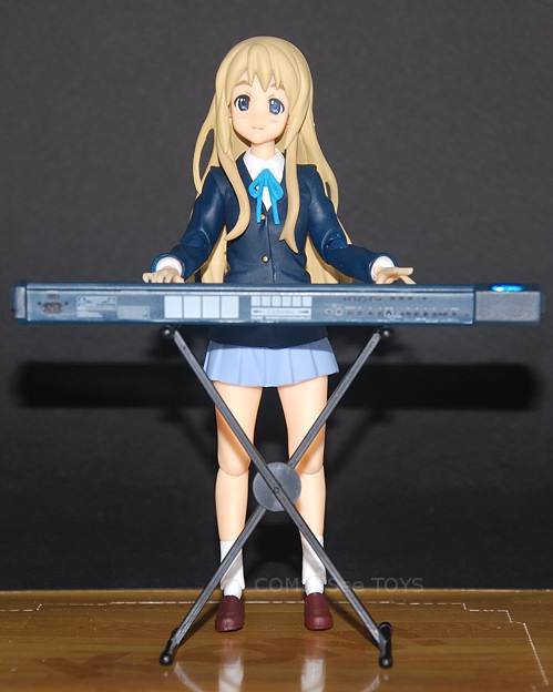 Tsumugi Kotobuki Keyboard Playing Pictures