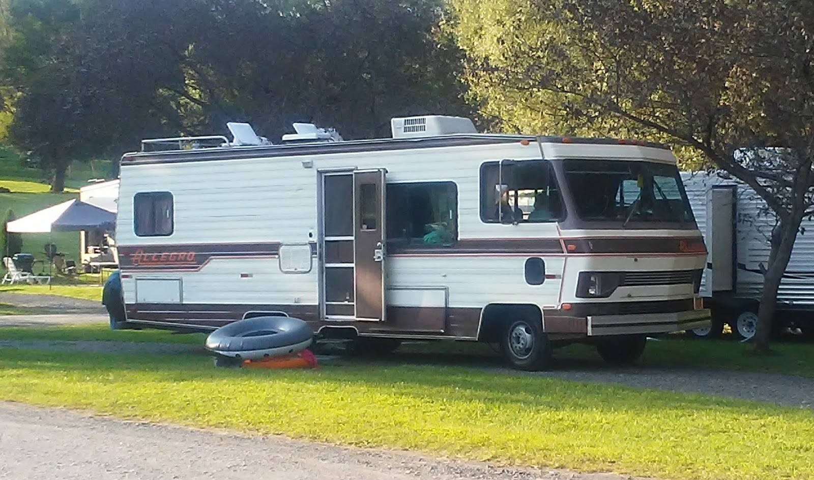 The Long Hauler: Vintage RV'ing: This is why we take short trips first....