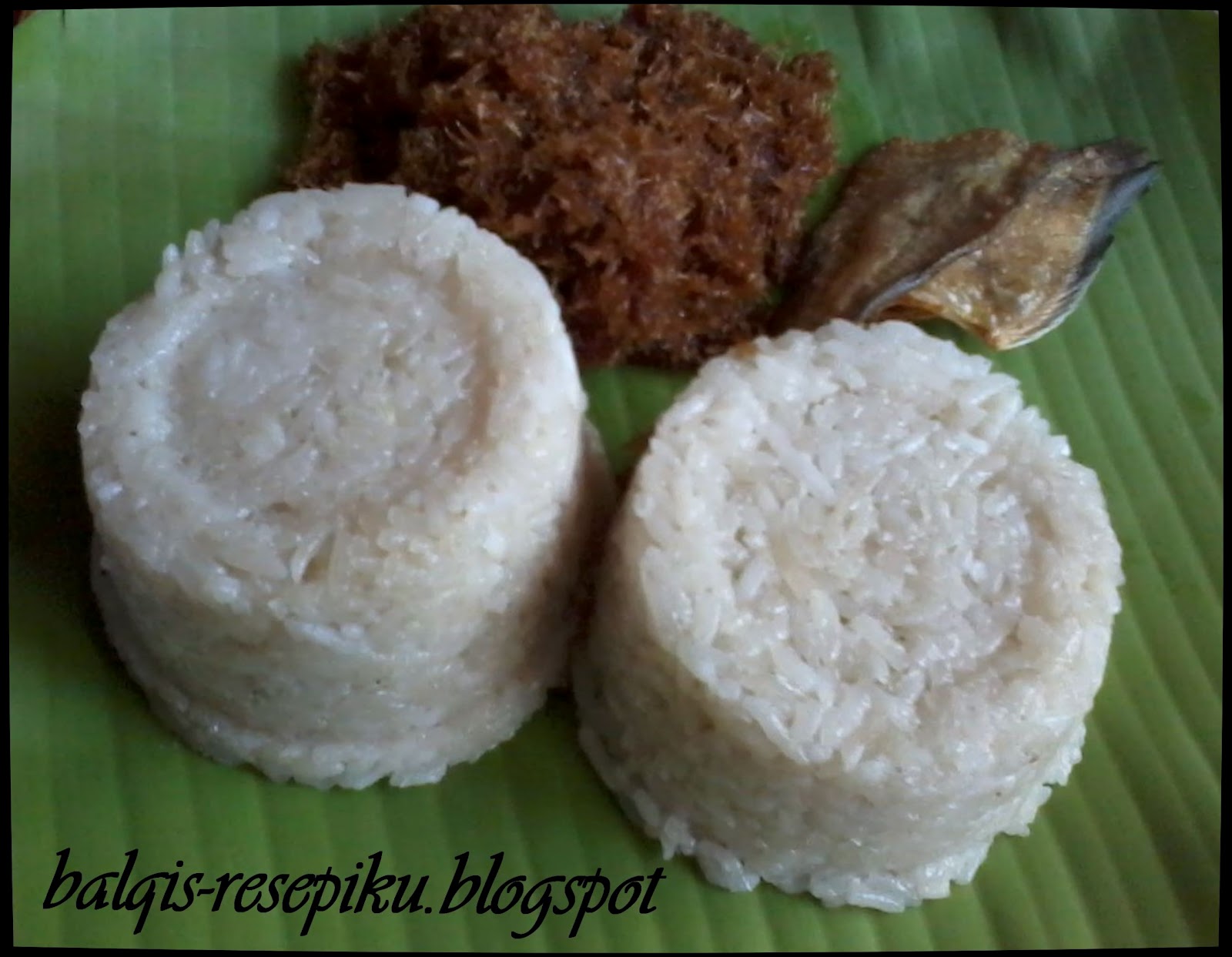 Pulut Kukus Bersama Kelapa