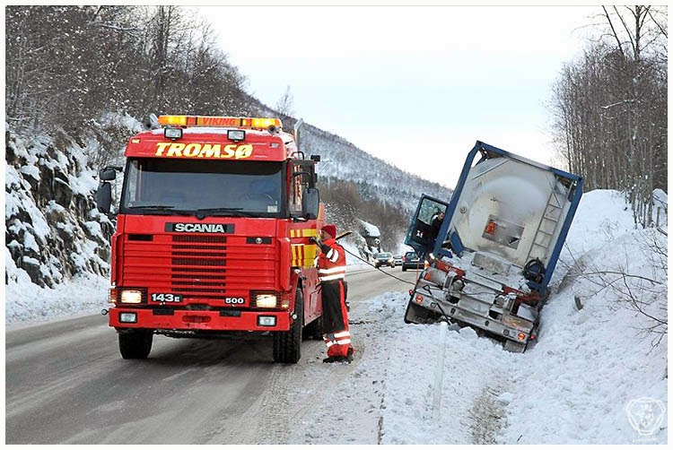 SCANIA: Scania 143E 500 Viking Tromsø bilberging.