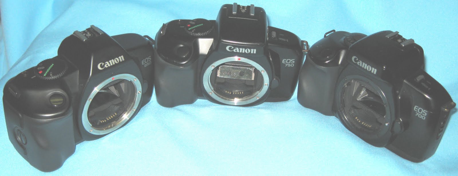 The Chens: The User's Review: Canon EOS 700 released 1990 and ended in 1991