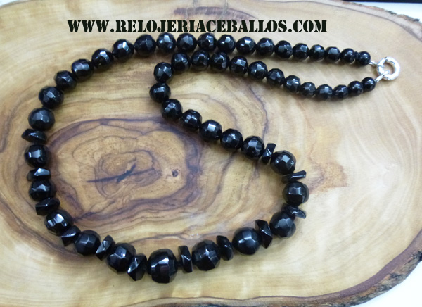 Diseños con Quiastolita y Azabache: Las piedras negras