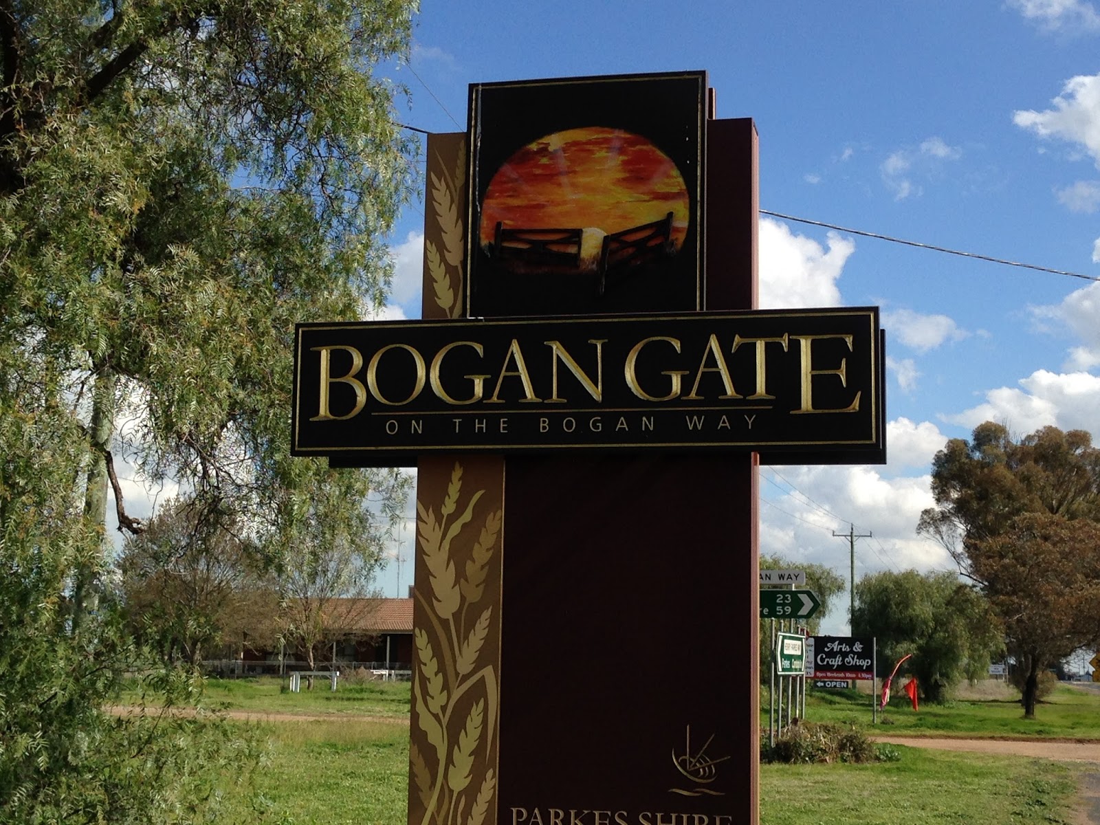 Are we there yet? (times 3): Parkes and BOGAN GATE!!!