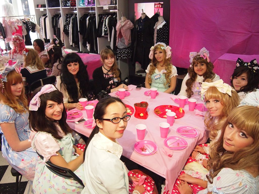 Strawberry ♥ Clover: Royal Chocolate Tea Party