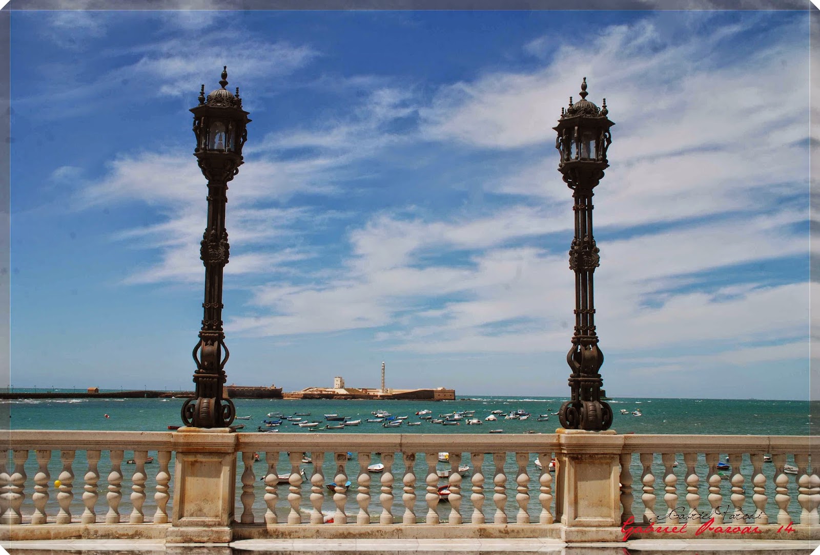 Atravesando la Puerta de Tierra...: La Caleta