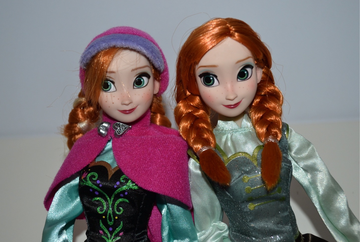 The Anna and Elsa Ice Skating Set from the Disney Store--A Guest Review ...