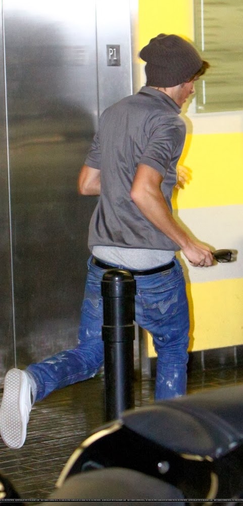 Celeb Saggers: SAGGER OF THE YEAR #4: Zac Efron Sagging Collection