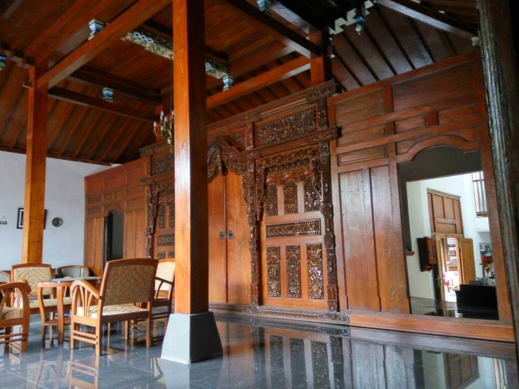 Gambar Ruang Tamu Rumah Joglo