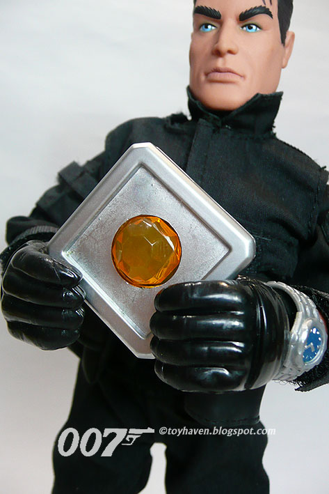 toyhaven: Action Man James Bond Agent 007 "GoldenEye" 12-inch Figure REVIEW