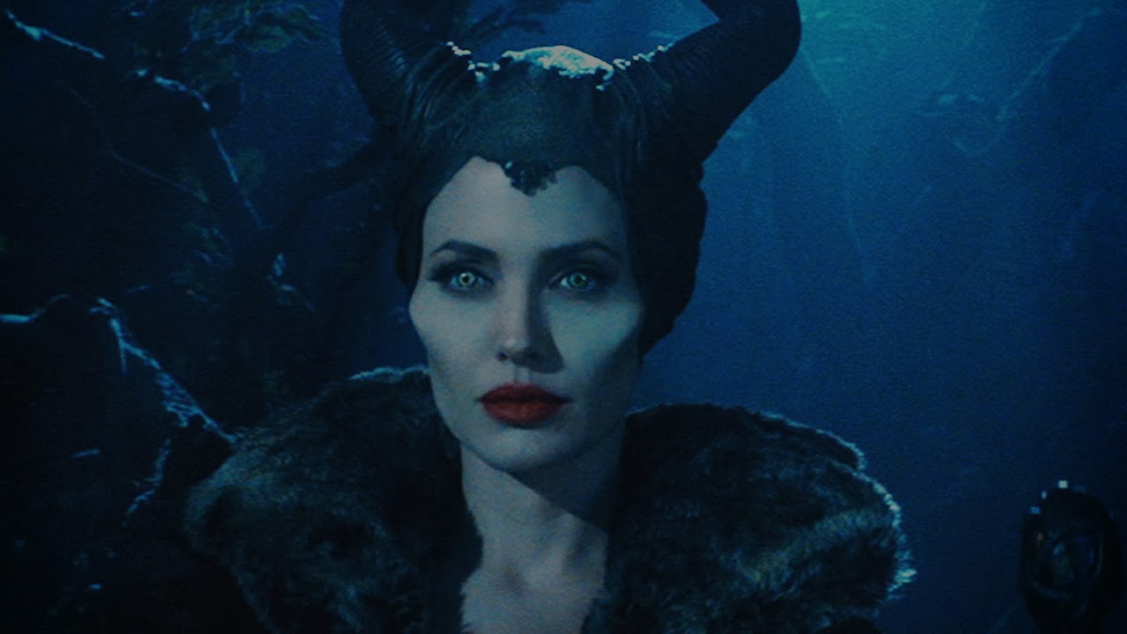 Digitista MediaWave: Walt Disney Studios reveals MALEFICENT teaser trailer