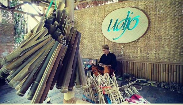 Tourist Destination in Bandung - Saung Angklung Udjo | Tours de Indonesia