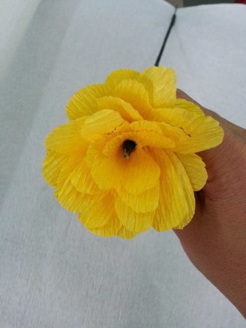 DIY Pretty Cool Hand Made Paper Flower | DIY Crafts List