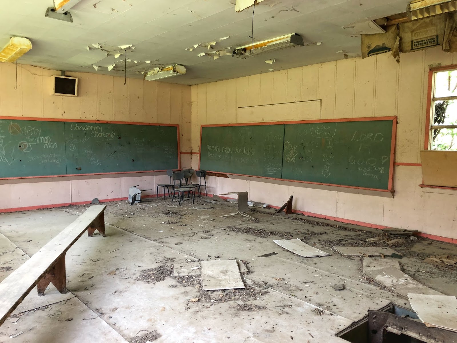 West of the 5th : Foley or Follie Timber School