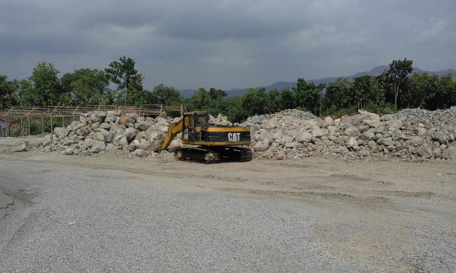 BERBAGAI UKURAN BATU SPLIT / BATU KORAL: Batu Split / Koral