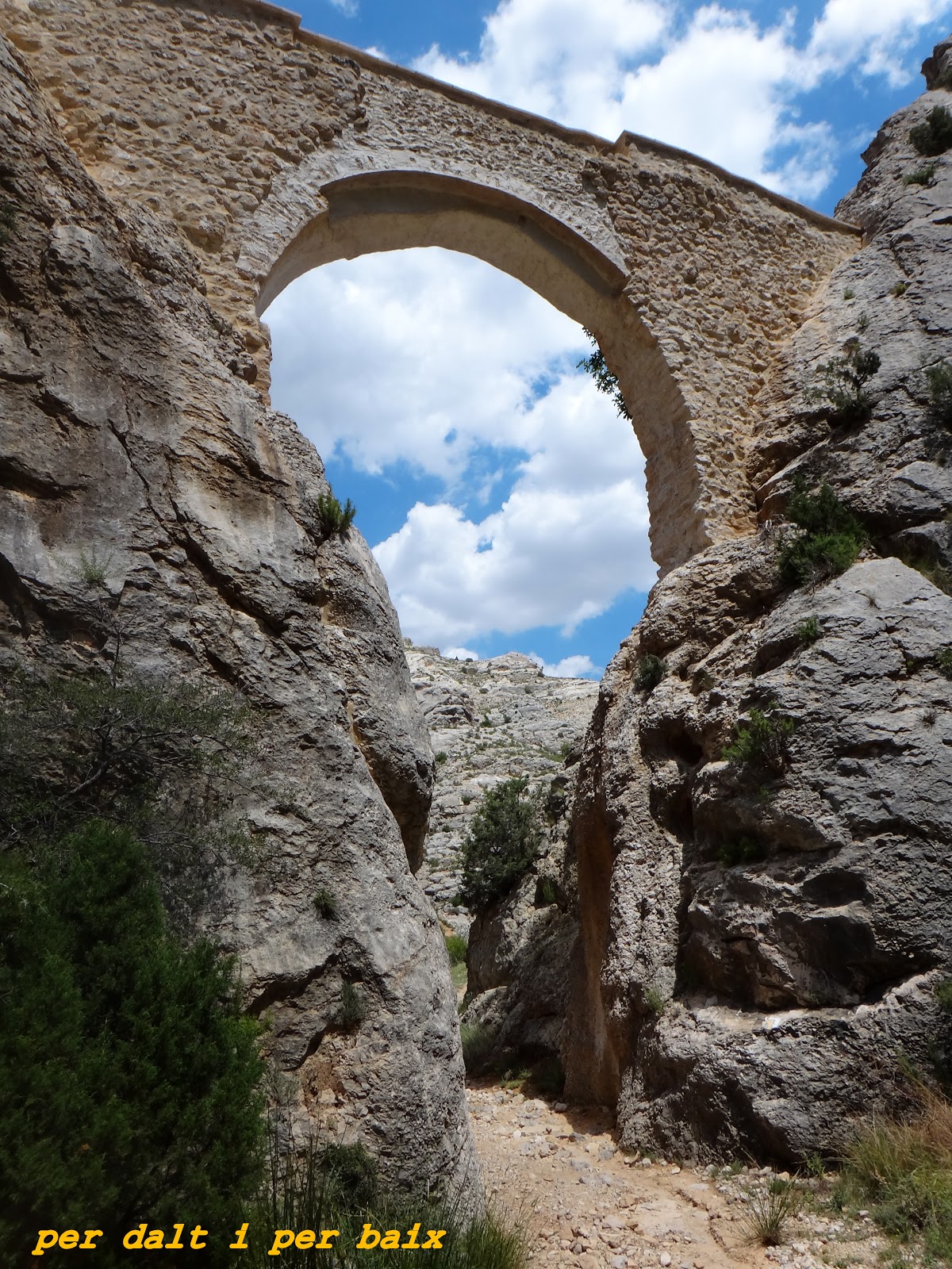 Castellote: Vía Ferrata, Castillo, Acueducto de las Lomas, Ermita del ...
