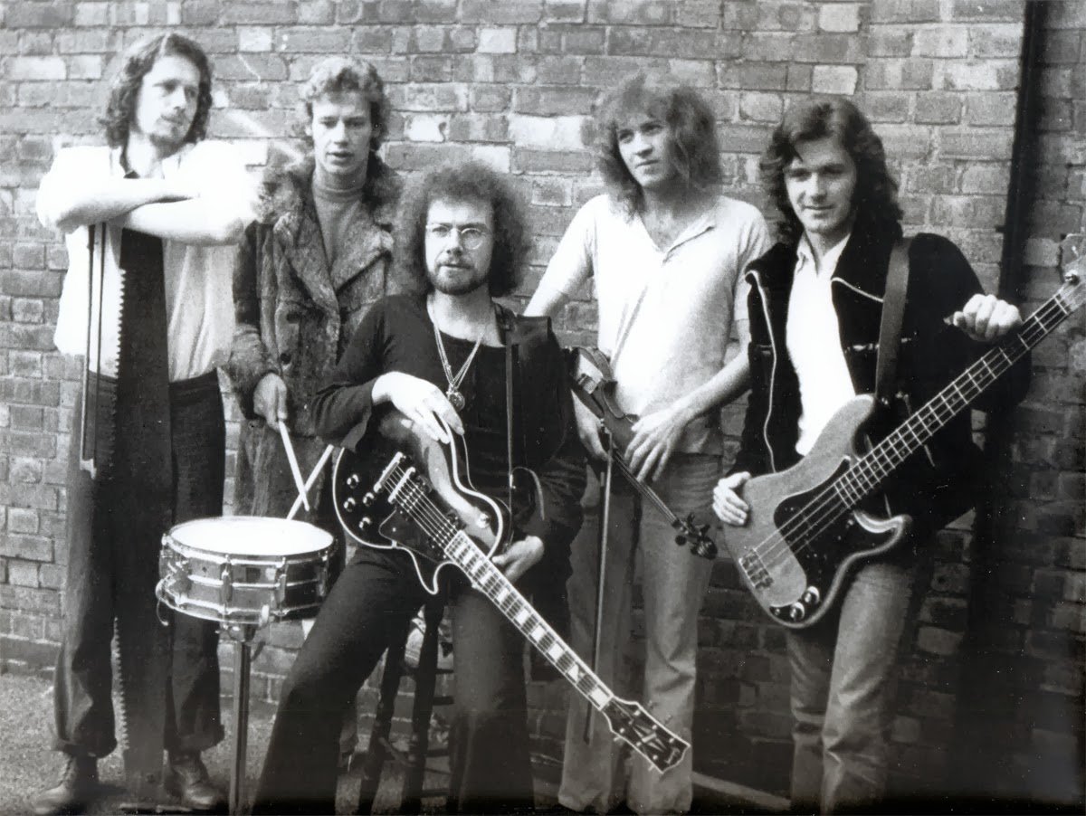 Buzz the Fuzz - all about Tone Bender: Robert Fripp 1974 Interview - Part 3
