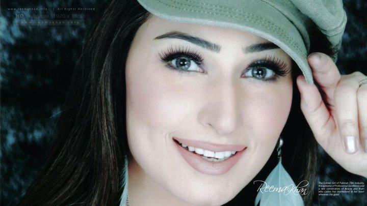 Reema Khan Announced Comeback With Her 3rd Directorial Venture ...
