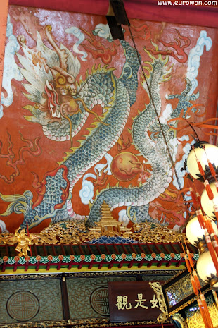 El Monasterio Po Lin frente al gran Buda Tian Tan de Lantau (Hong Kong ...