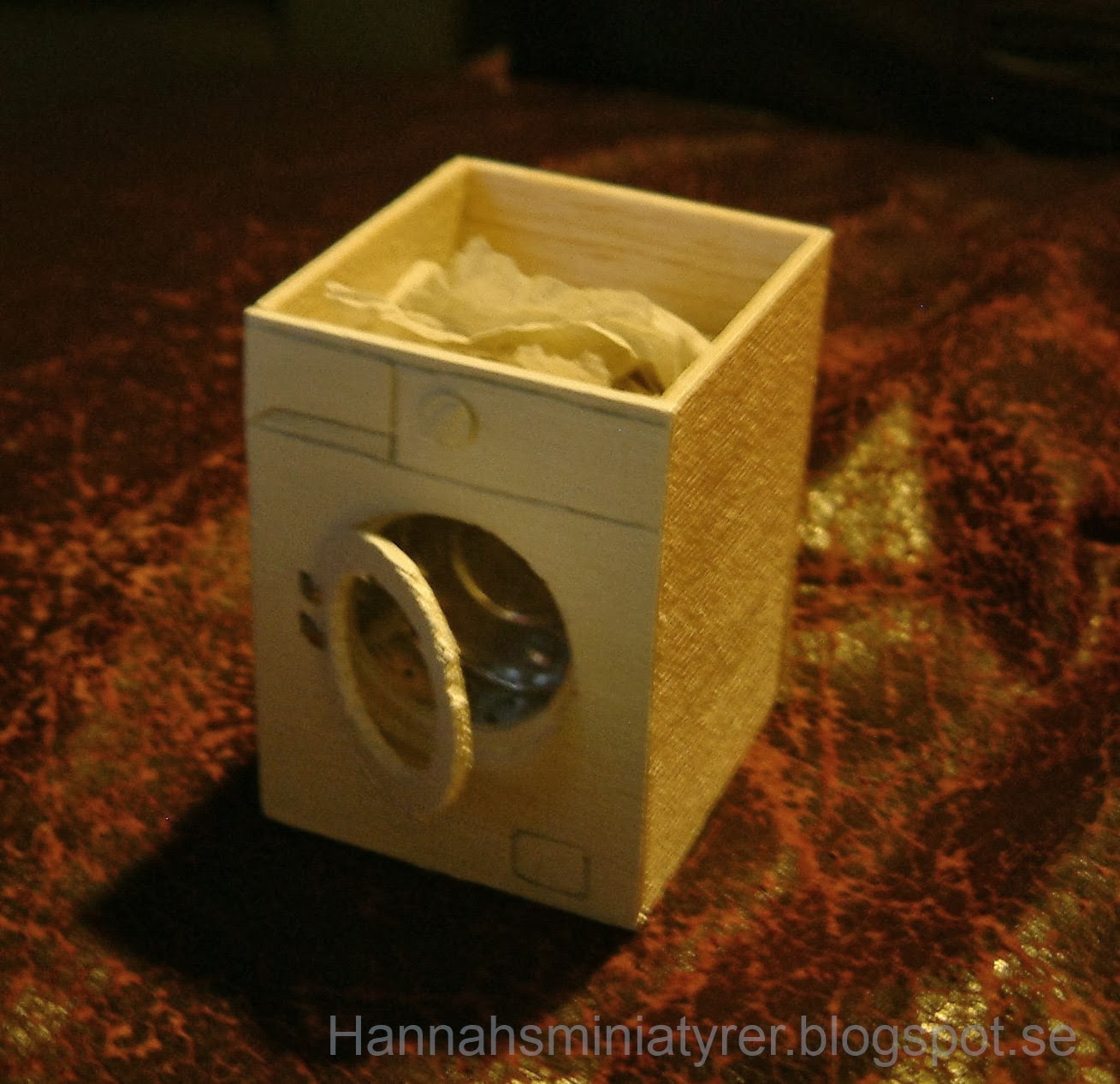 Hannahsminiatyrer: Making a washing machine