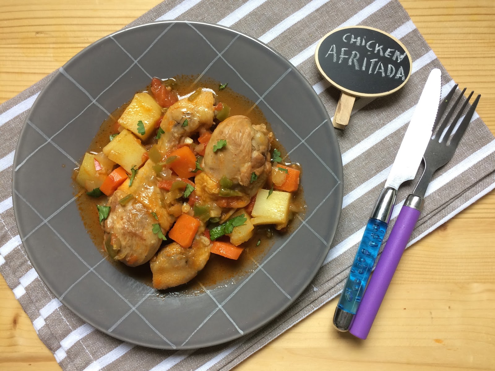 Chicken Afritada (guiso filipino de pollo)